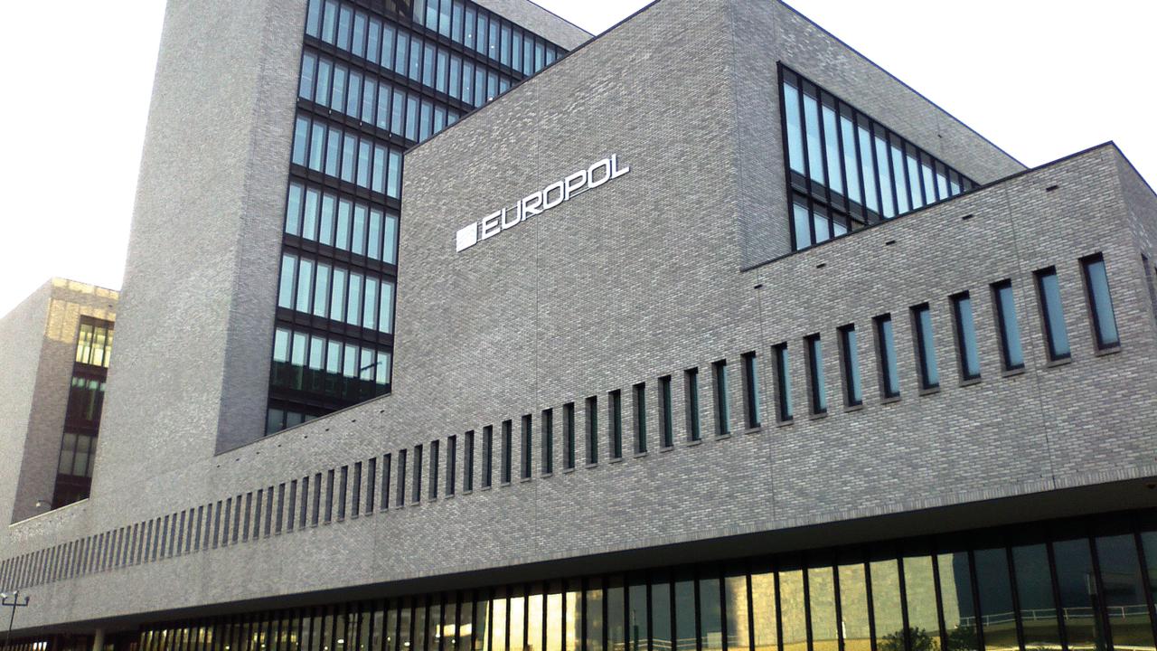 ECR welcomes stronger Europol tools to tackle migrant smuggling // ECR ...